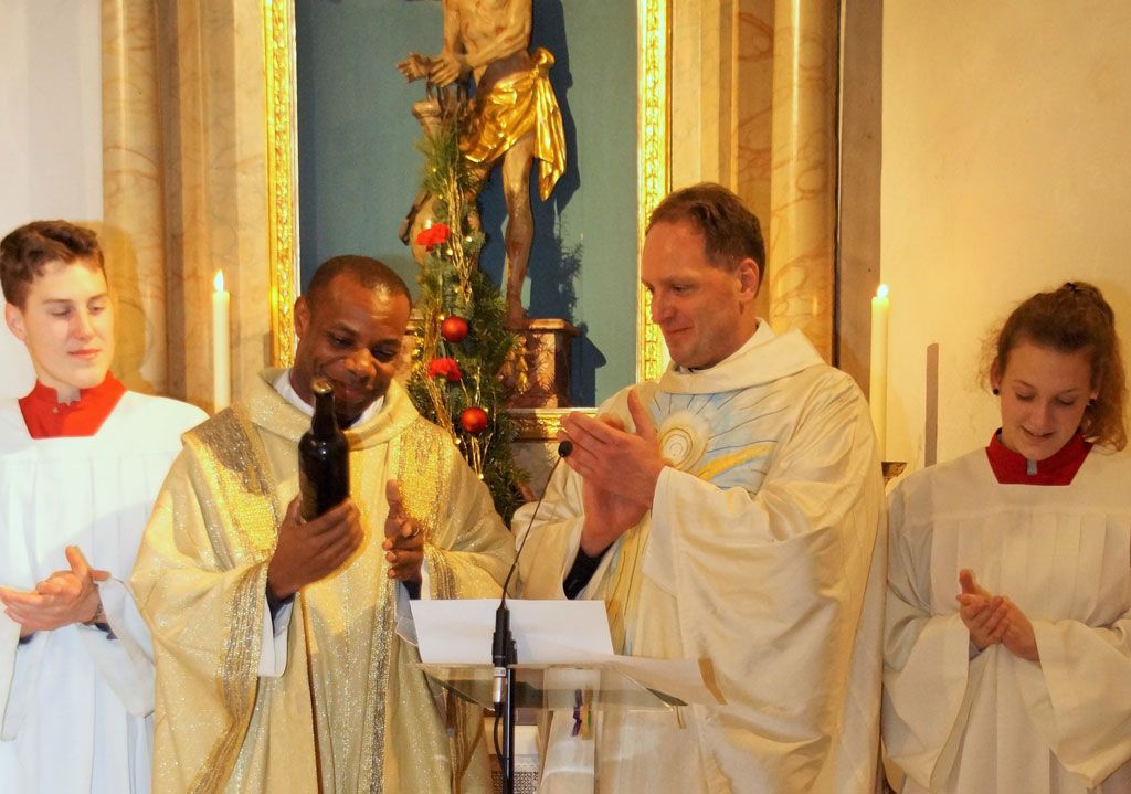 Gemeinschaft wurde groß geschrieben: Licht ins Dunkel - neuer Pfarrvikar vorgestellt ...